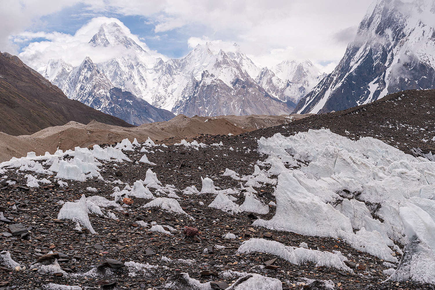 Karakoram between goro and concordia, gasherbrum peaks : Photos ...