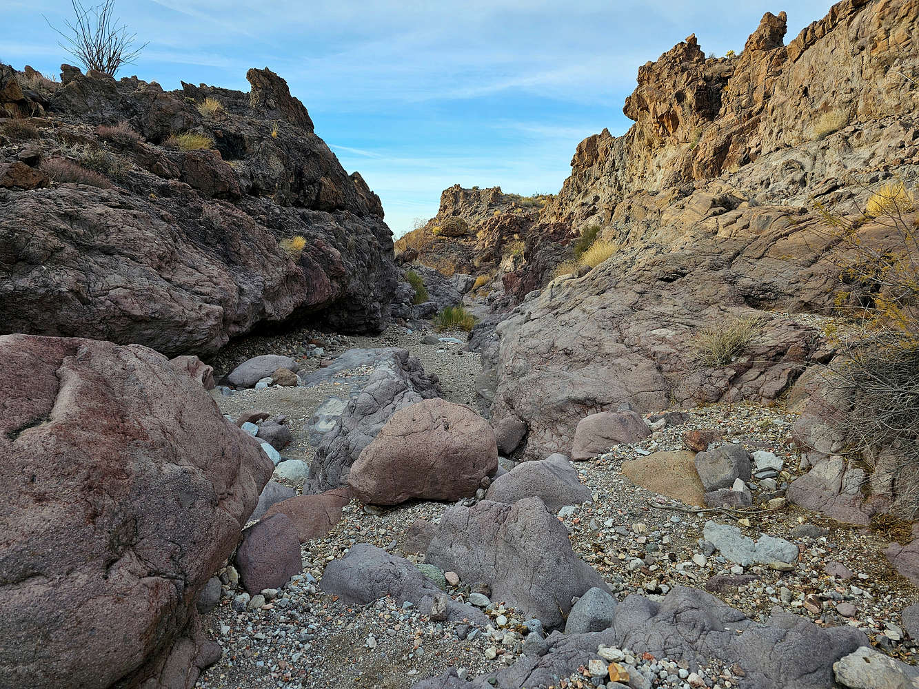 Hiking the wash toward Secret Pass : Photos, Diagrams & Topos : SummitPost