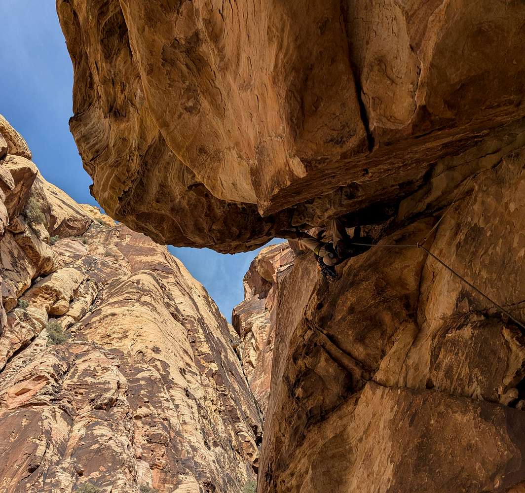 Dow leading the crux 2nd Pitch : Photos, Diagrams & Topos : SummitPost