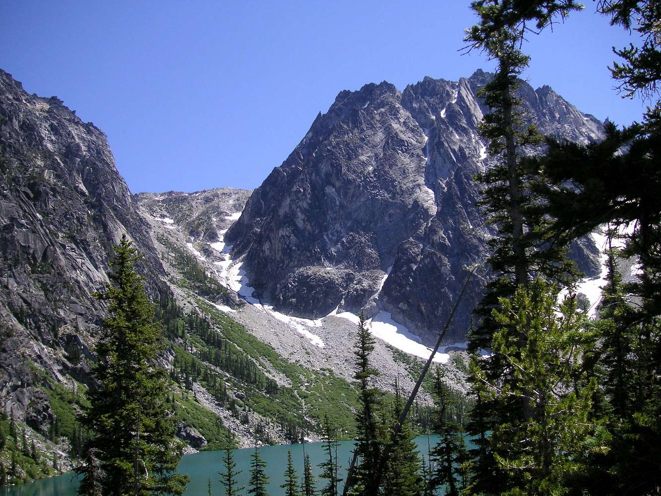 Dragontail Peak and Aasgard Pass from Colchuck Lake : Photos, Diagrams ...