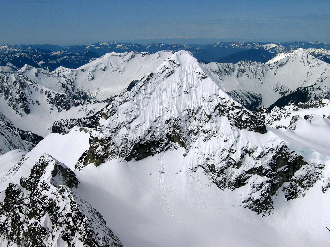 Snowfield East Face : Photos, Diagrams & Topos : SummitPost