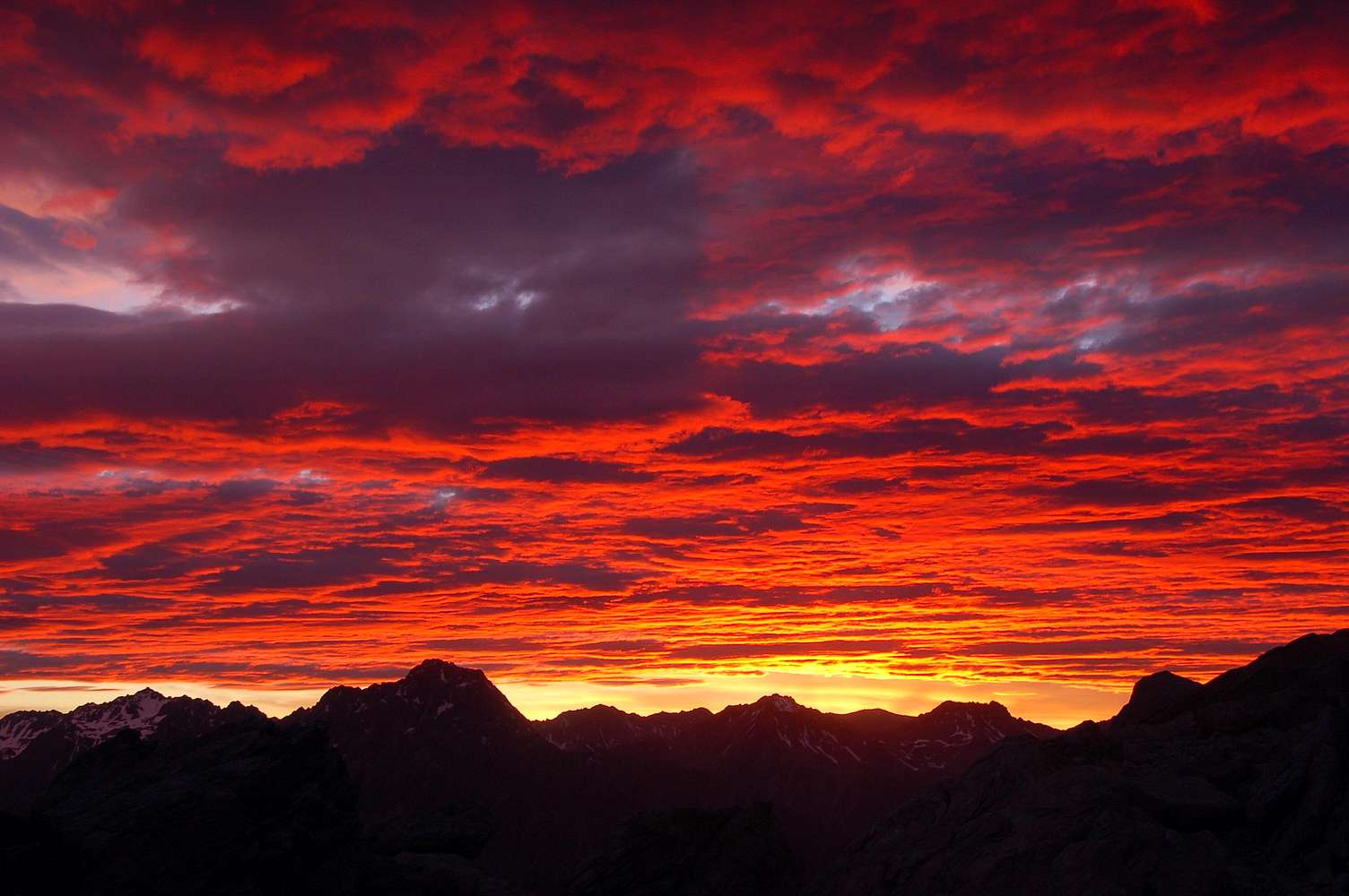 Deepest Red Sunrise : Photos, Diagrams & Topos : SummitPost