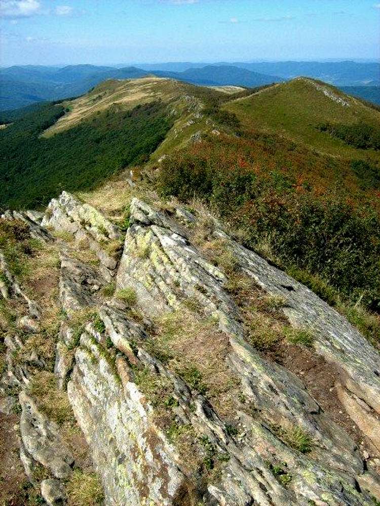 The rocky ridge of Mount Bukowe Berdo : Photos, Diagrams & Topos ...