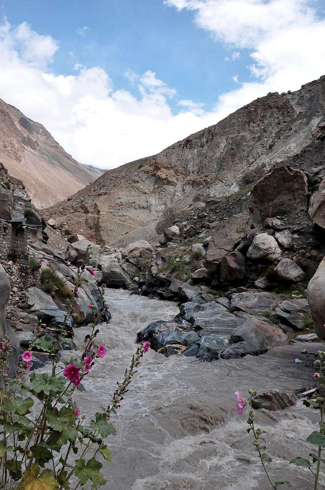 Astak Nala or Stak Nala on Gilgit Skardu Road : Photos, Diagrams ...