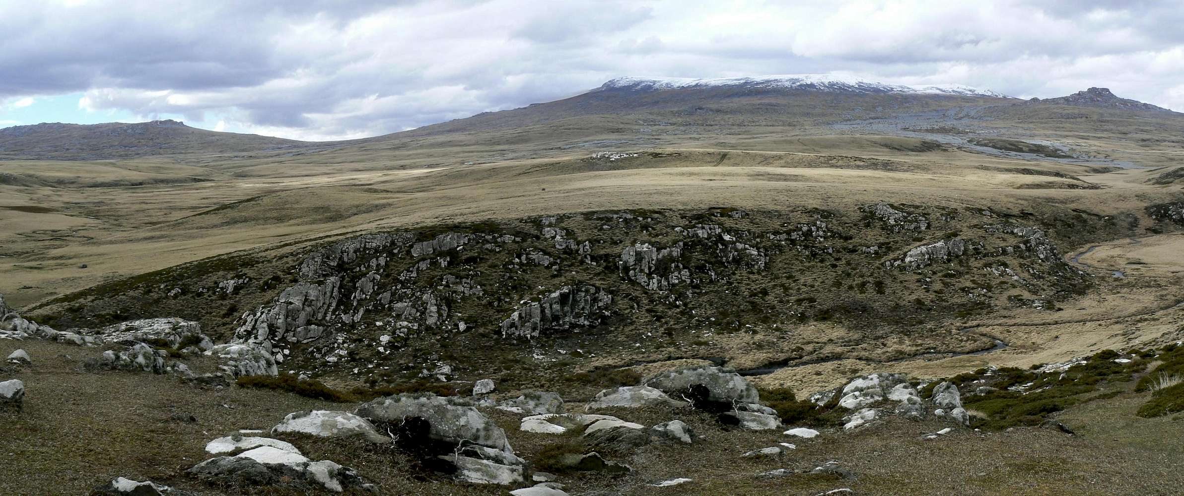 Canterra Mountain and Mt Usborne from the West : Photos, Diagrams ...