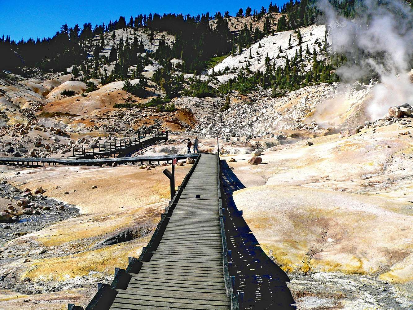 Boardwalk through Bumpass Hell : Photos, Diagrams & Topos : SummitPost