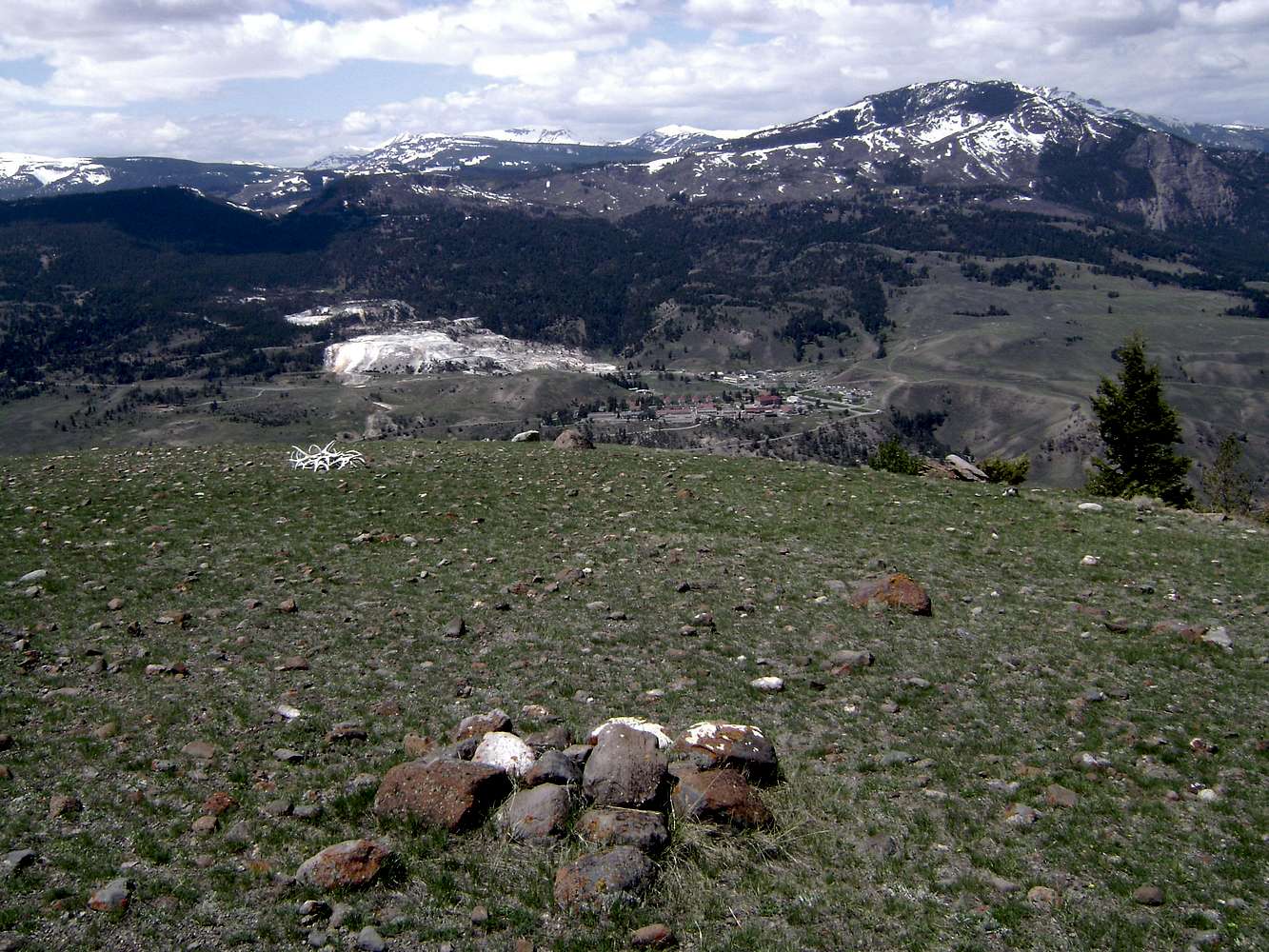 The summit of Mount Everts-Yellowstone National Park : Photos, Diagrams ...