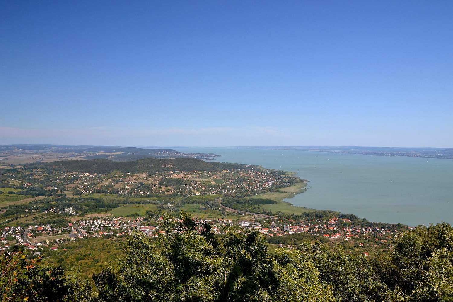 View to the Balaton lake from Badacsony : Photos, Diagrams & Topos ...