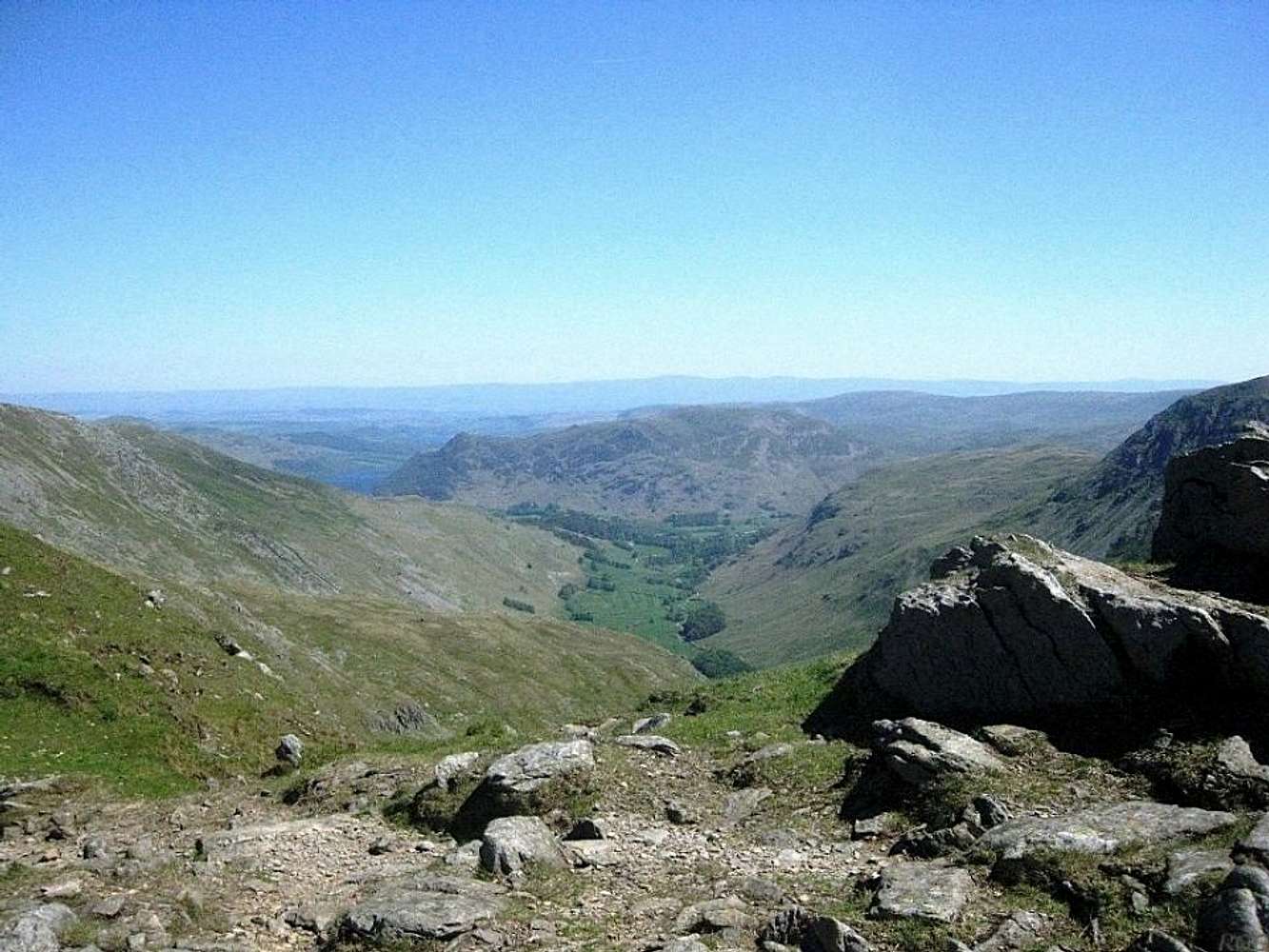 Looking down the Grisedale Beck : Photos, Diagrams & Topos : SummitPost