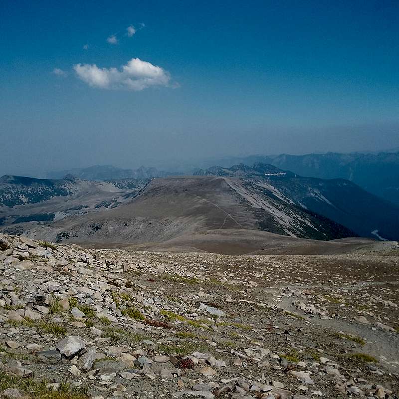 Looking down the ridge : Photos, Diagrams & Topos : SummitPost