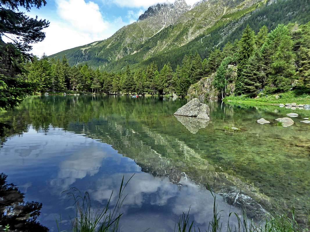 On the shore of Lexert lake : Photos, Diagrams & Topos : SummitPost