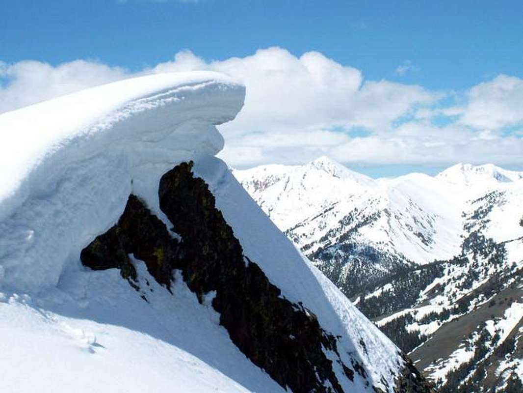 A winter cornice just below... : Photos, Diagrams & Topos : SummitPost