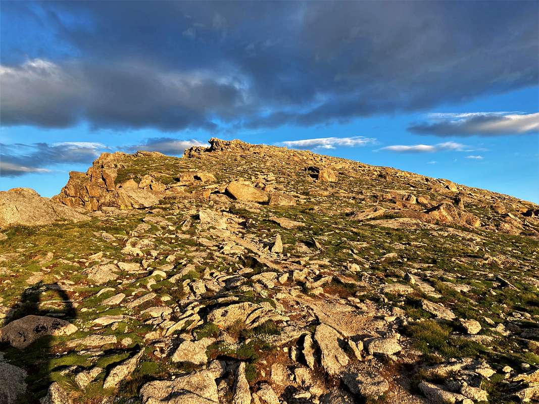 Trail view looking up on the upper reaches before reaching Mount ...