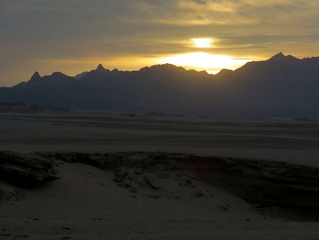 Sahara sunset : Photos, Diagrams & Topos : SummitPost