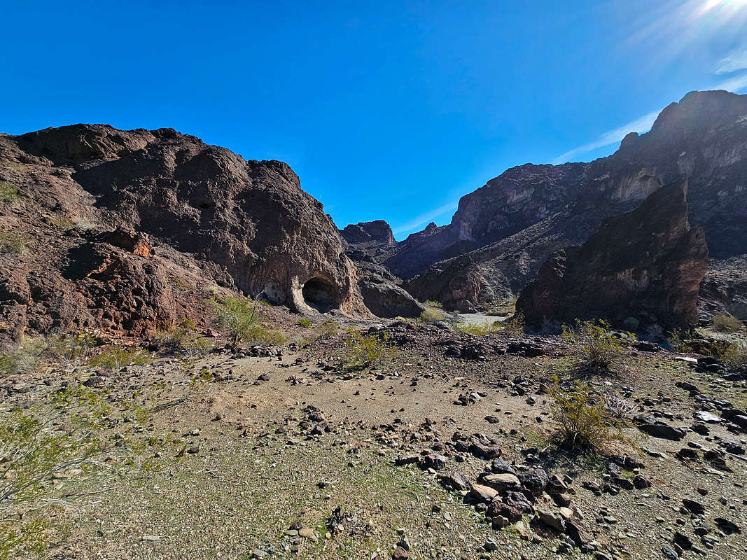 Dynamite Canyon and its cave on the left : Photos, Diagrams & Topos ...