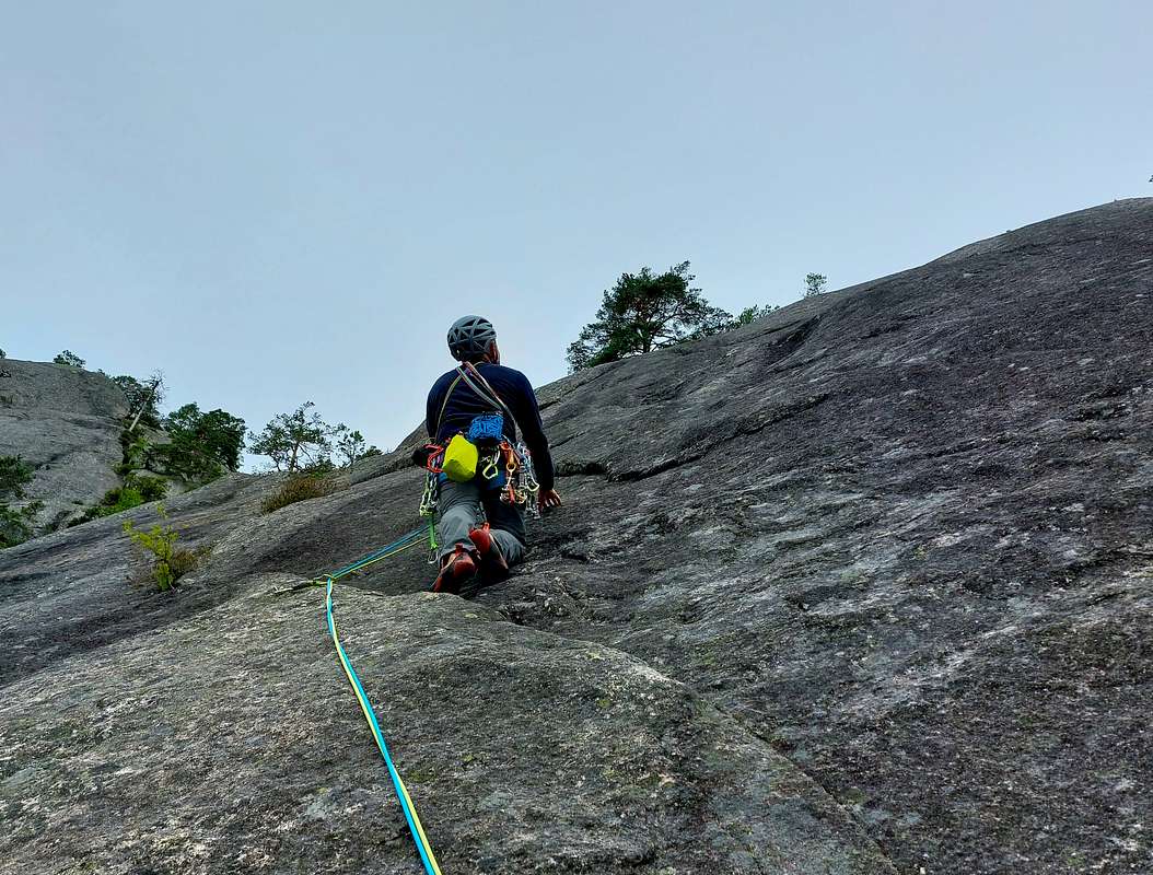 Harry Pothead second pitch, Baremslandfjellet : Photos, Diagrams ...