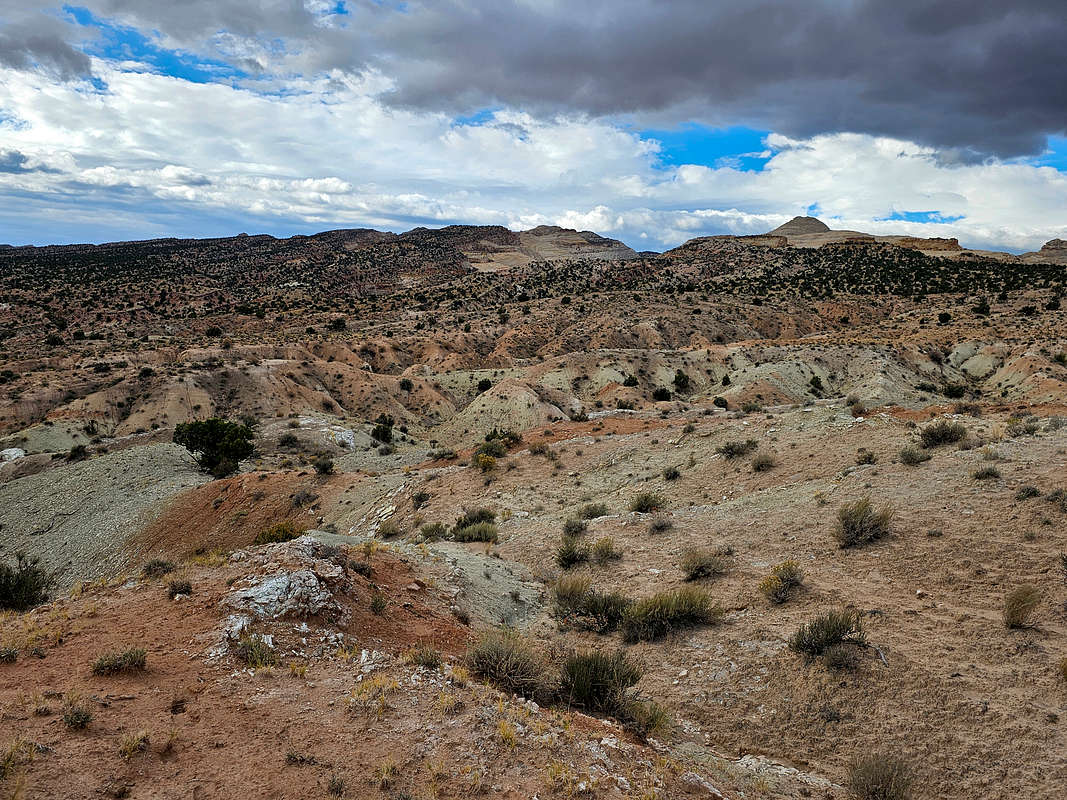 Hiking up the colorful hills : Photos, Diagrams & Topos : SummitPost
