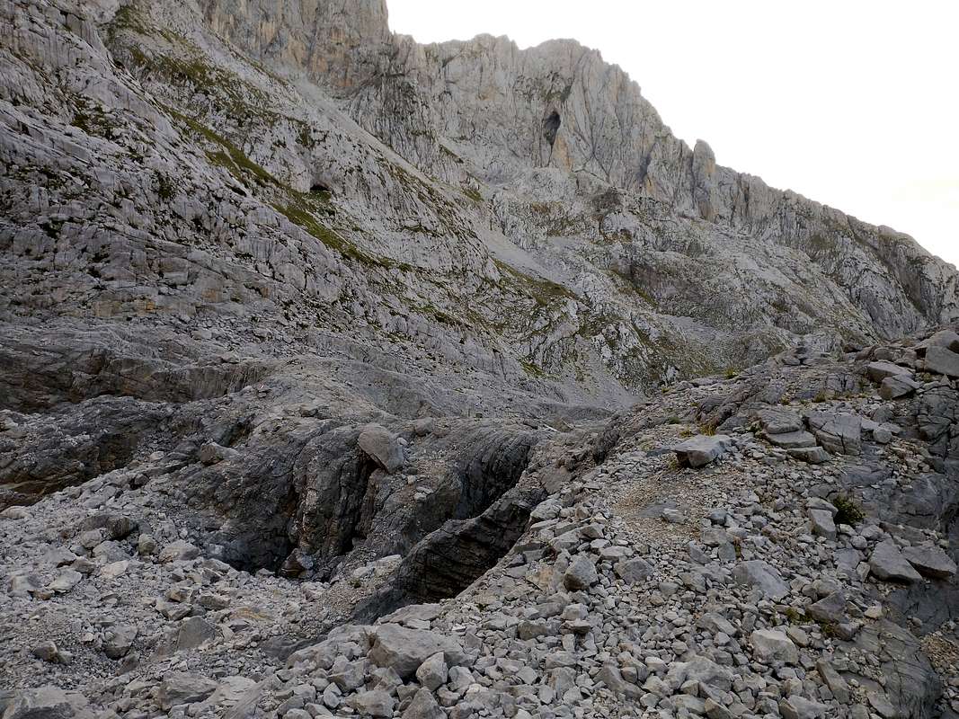 Moraine-and-karst pits terrain : Photos, Diagrams & Topos : SummitPost