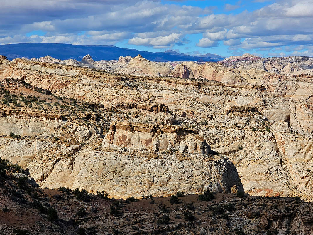Thousand Lake Plateau plus Hens Hole and Geyser Peaks : Photos ...
