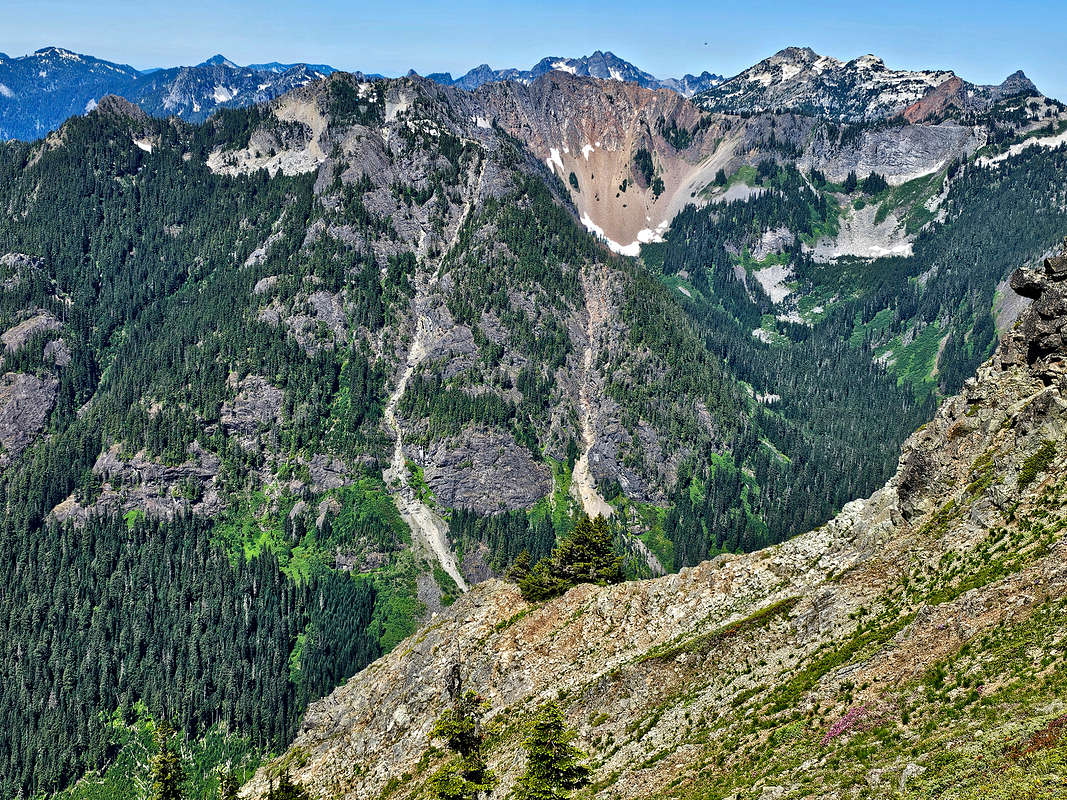 Red Mountain, Kaleetan Peak, Snoqualmie Mountain : Photos, Diagrams ...