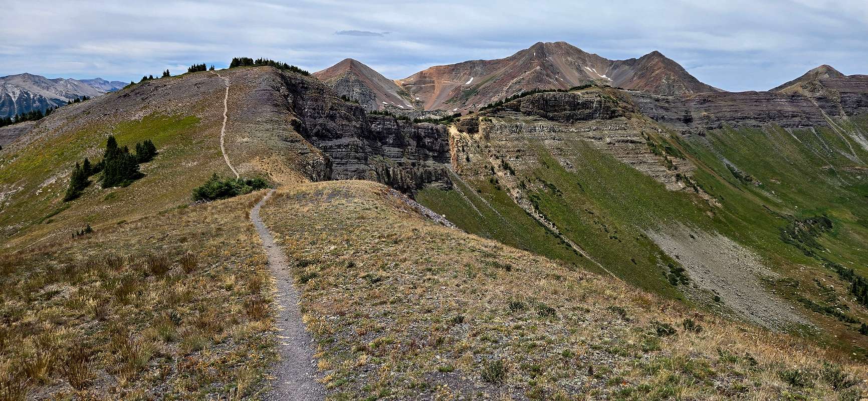 Trail along the ridge. : Photos, Diagrams & Topos : SummitPost