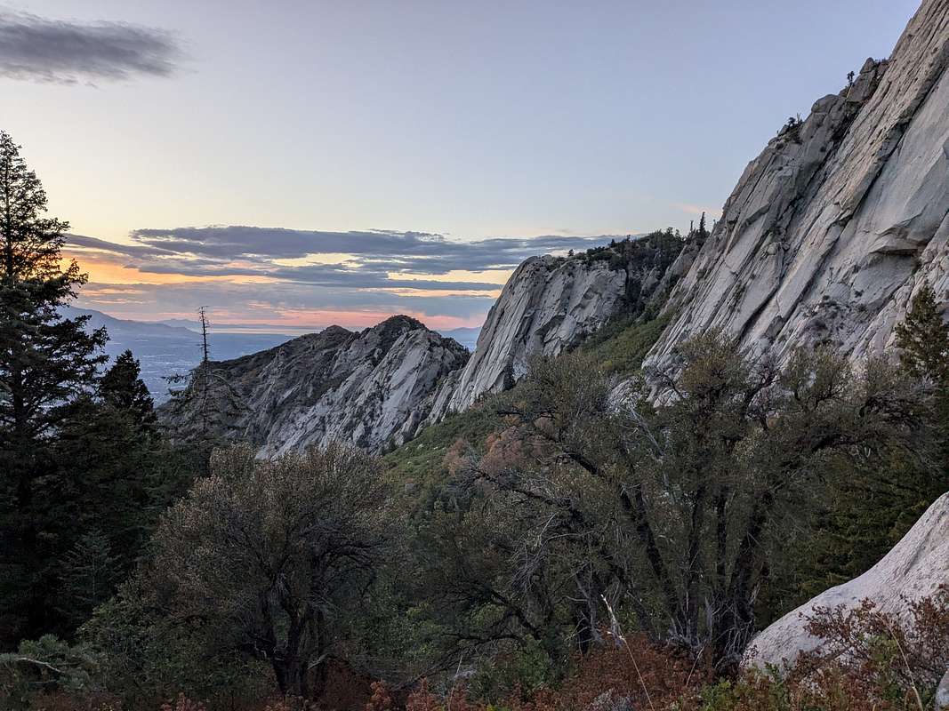 Beautiful Canyon Walls Heading Down Bells : Photos, Diagrams & Topos ...