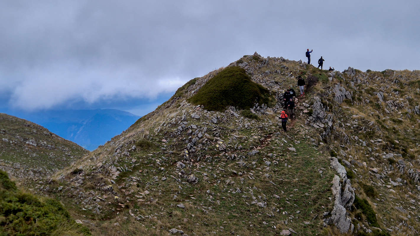 The forepeak of Koziakas (1,901m) from the summit : Photos, Diagrams ...