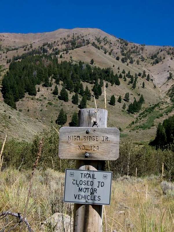 Trailhead marker and Rock... : Photos, Diagrams & Topos : SummitPost
