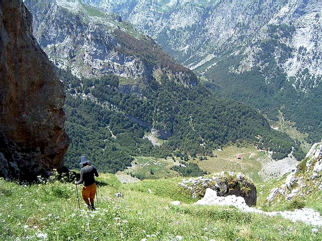 Descent from Maja Rosit (2525... : Photos, Diagrams & Topos : SummitPost