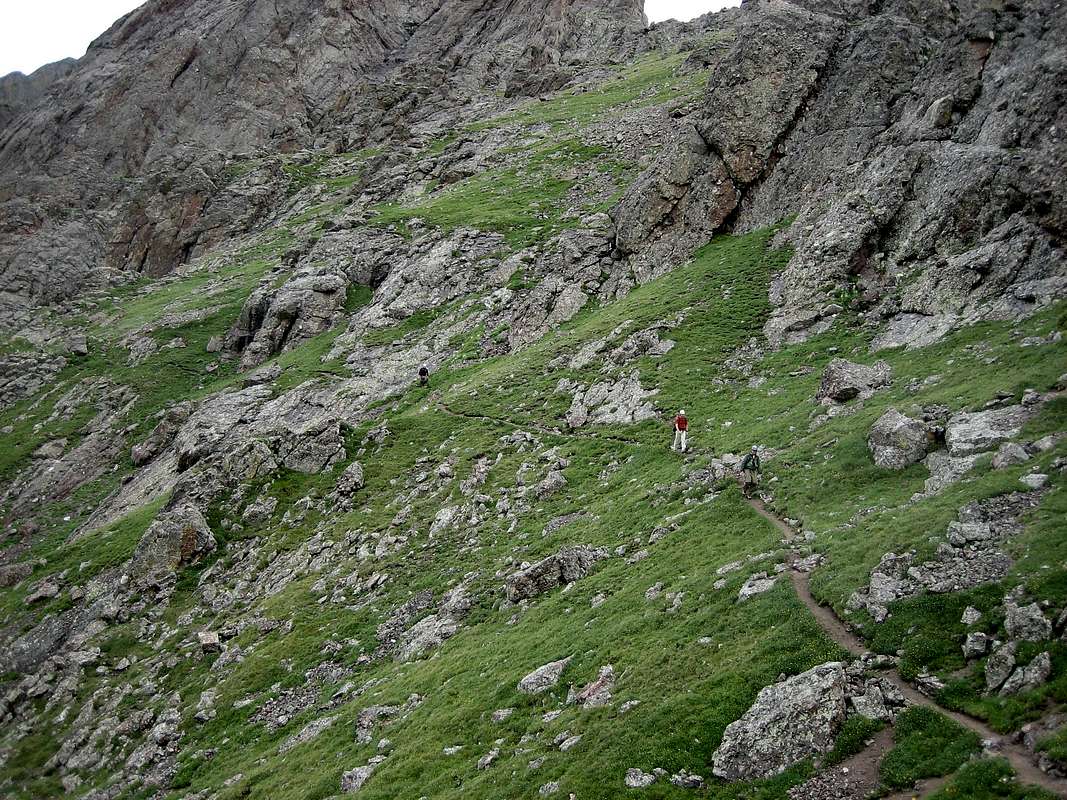 Trail from Broken Hand Pass to the chutes : Photos, Diagrams & Topos ...