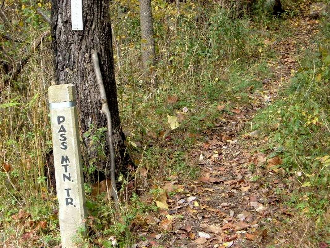 Trailhead photo - longer trail : Photos, Diagrams & Topos : SummitPost