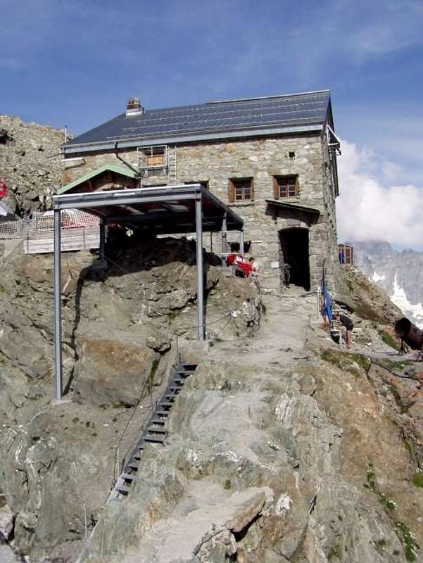 The Vignette Hut (july 2003). : Photos, Diagrams & Topos : SummitPost