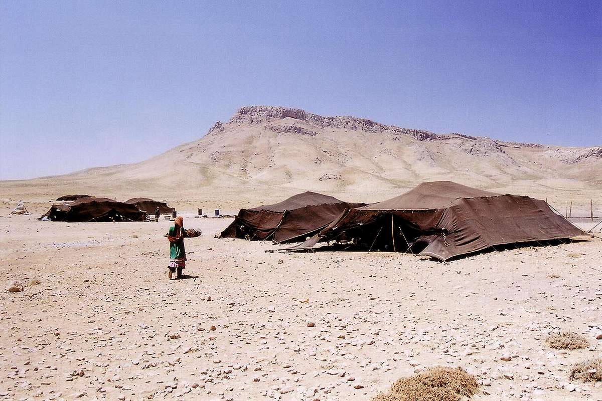 Arab Nomad Settlement in the Zagros Mountains : Photos, Diagrams ...