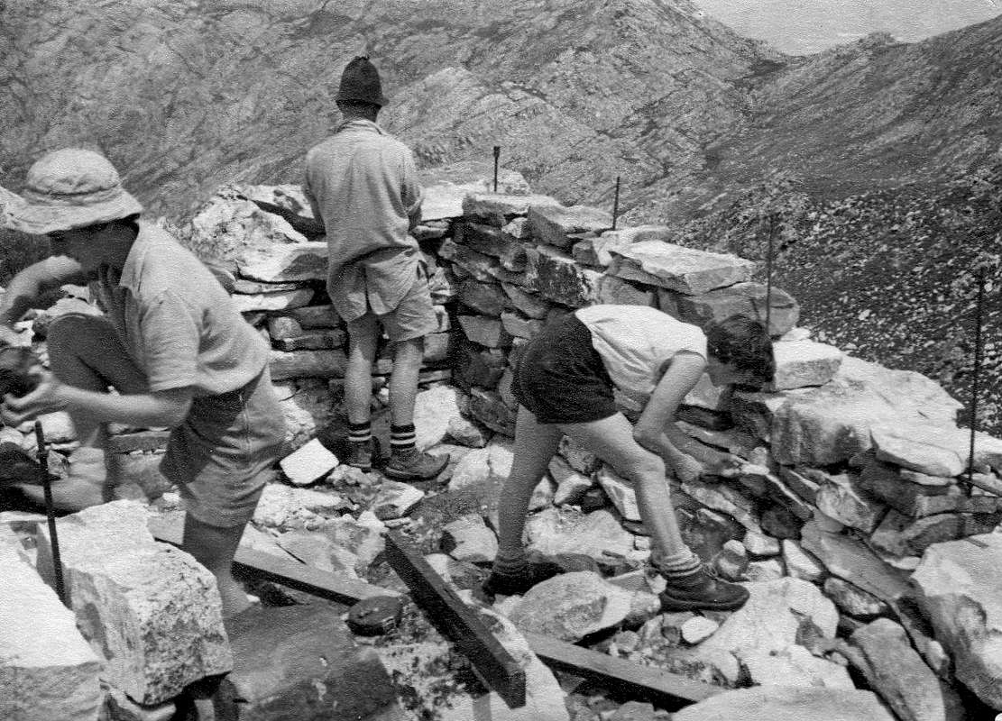 Building the Mamacos Hut : Photos, Diagrams & Topos : SummitPost