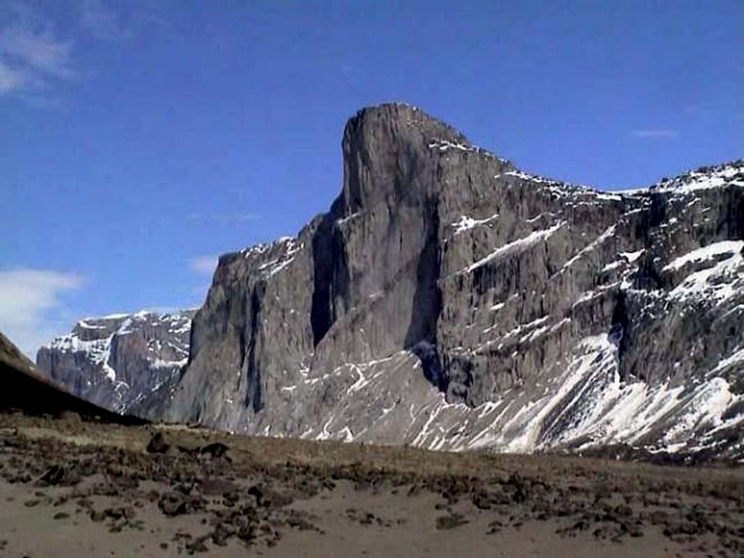 Looking up at Mt. Thor's... : Photos, Diagrams & Topos : SummitPost