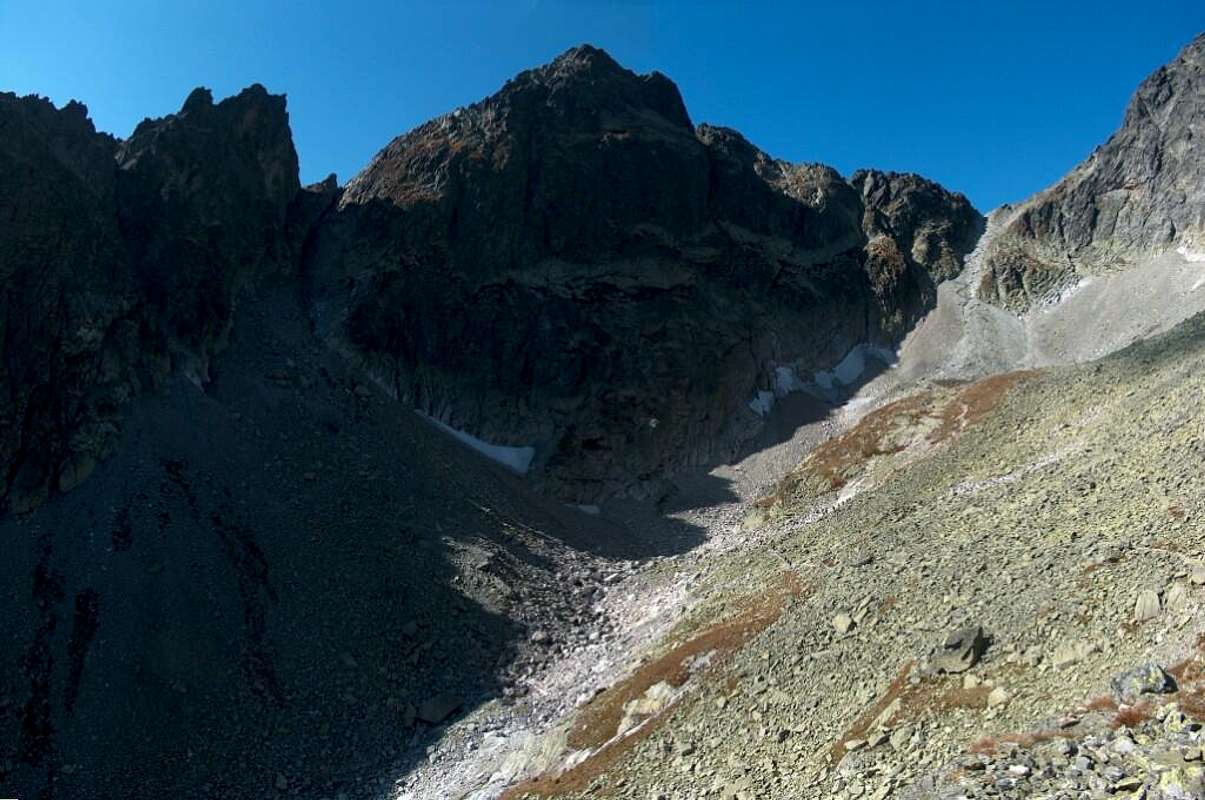 The passes of Priečne Sedlo (left) and Sedlo Sedielko (right) : Photos ...
