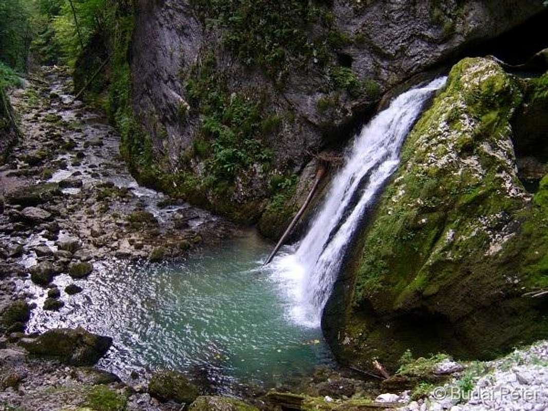 Eminenciás-vízesés / Cascada Evantai : Photos, Diagrams & Topos ...