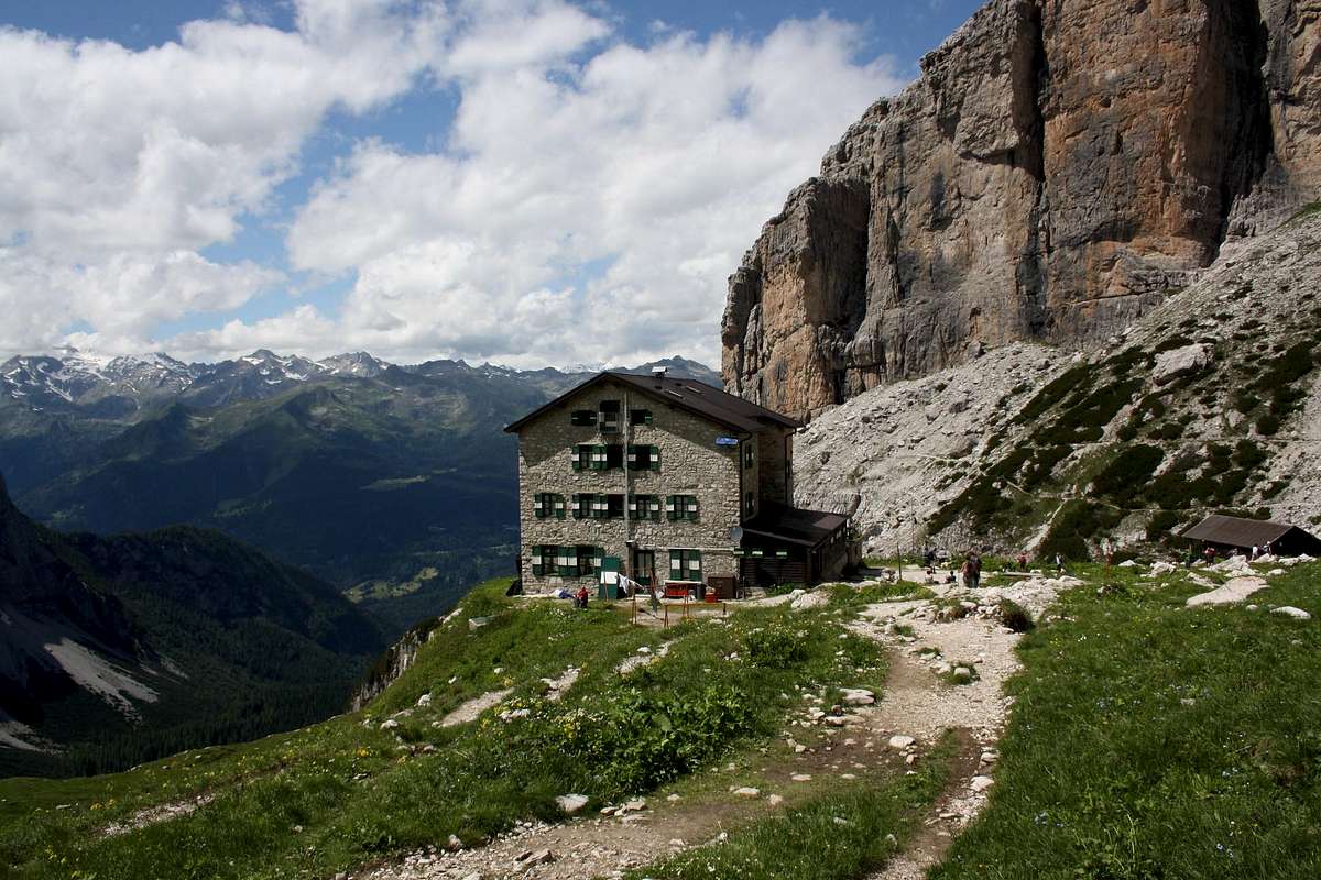 Rifugio Brentei : Photos, Diagrams & Topos : SummitPost