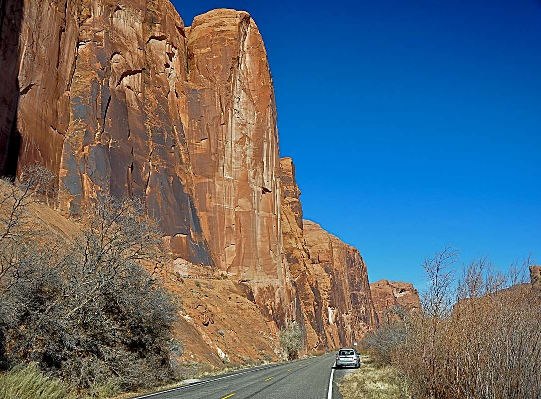 Beautiful rock formations of Potash Road : Photos, Diagrams & Topos ...