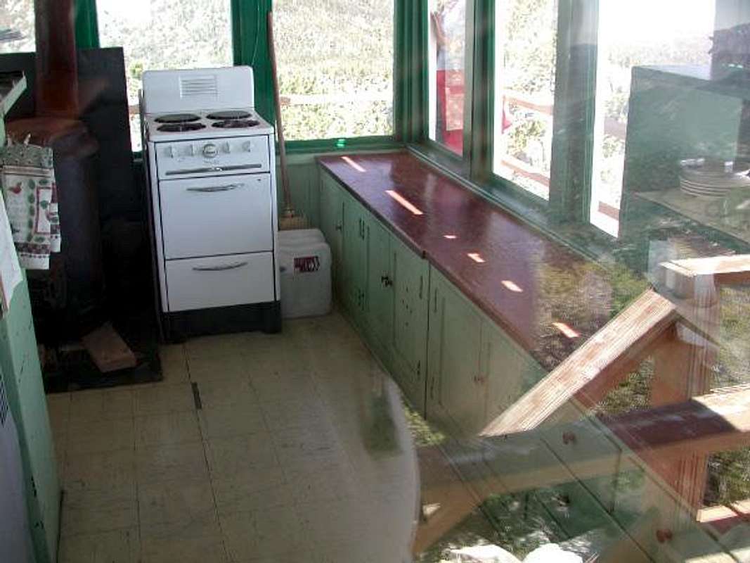 Inside the Fire Lookout Tower : Photos, Diagrams & Topos : SummitPost