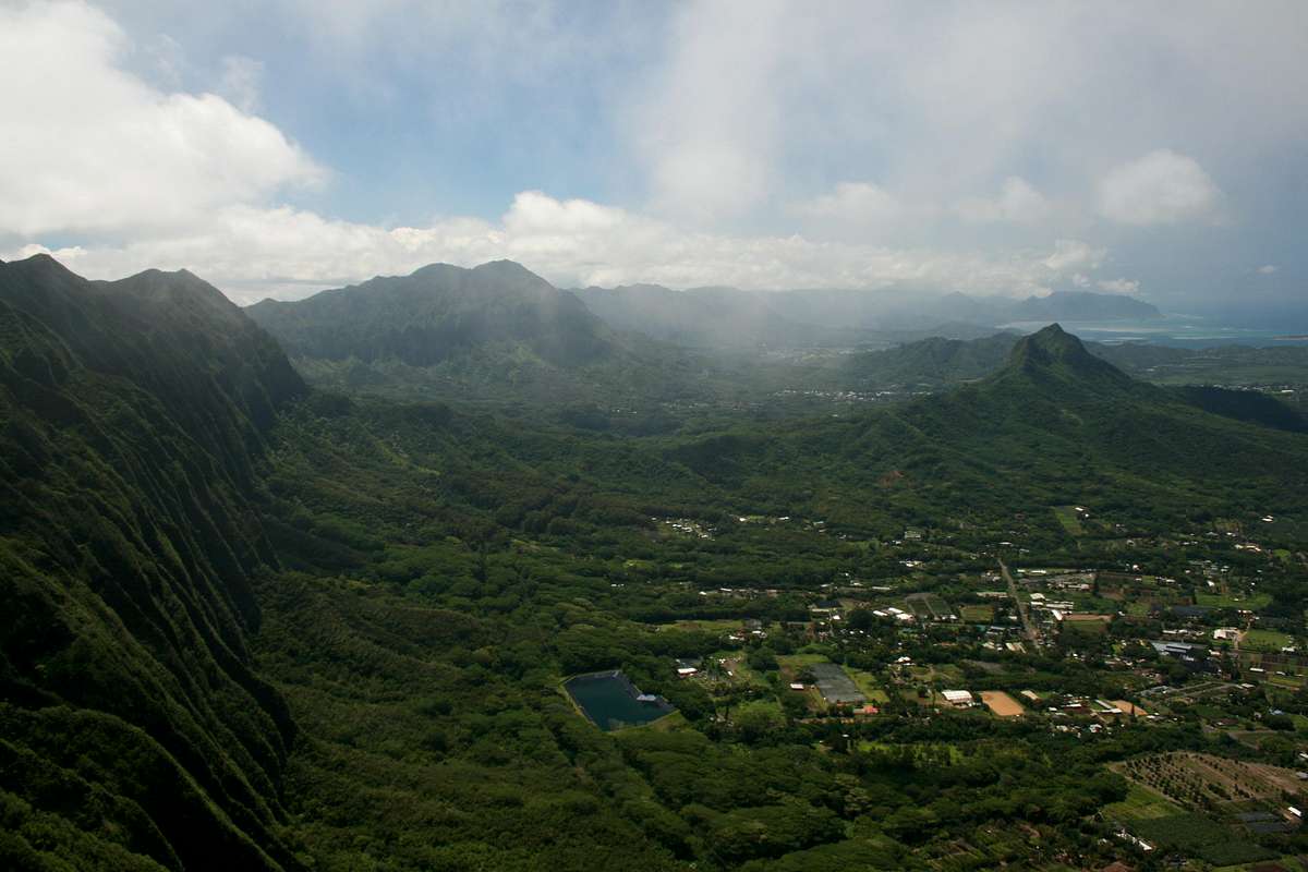 Ko'olau Mountain Wall: Windward Side of Southern Ko'olaus : Photos ...