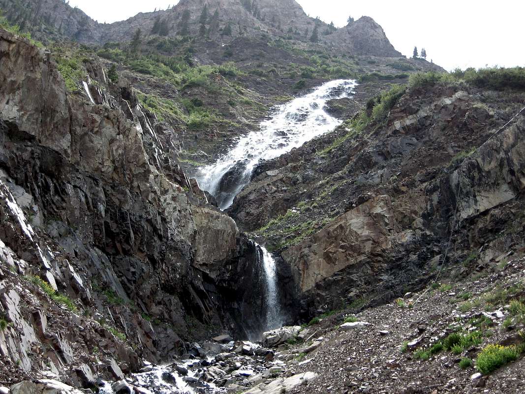 Waterfall on Cascade Mountain : Photos, Diagrams & Topos : SummitPost