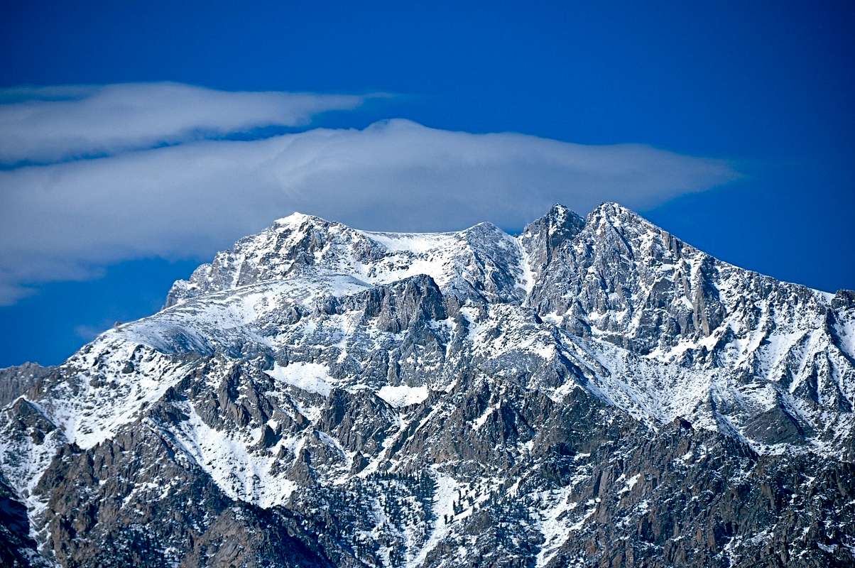 First snow of the season on Mount Williamson : Photos, Diagrams & Topos ...