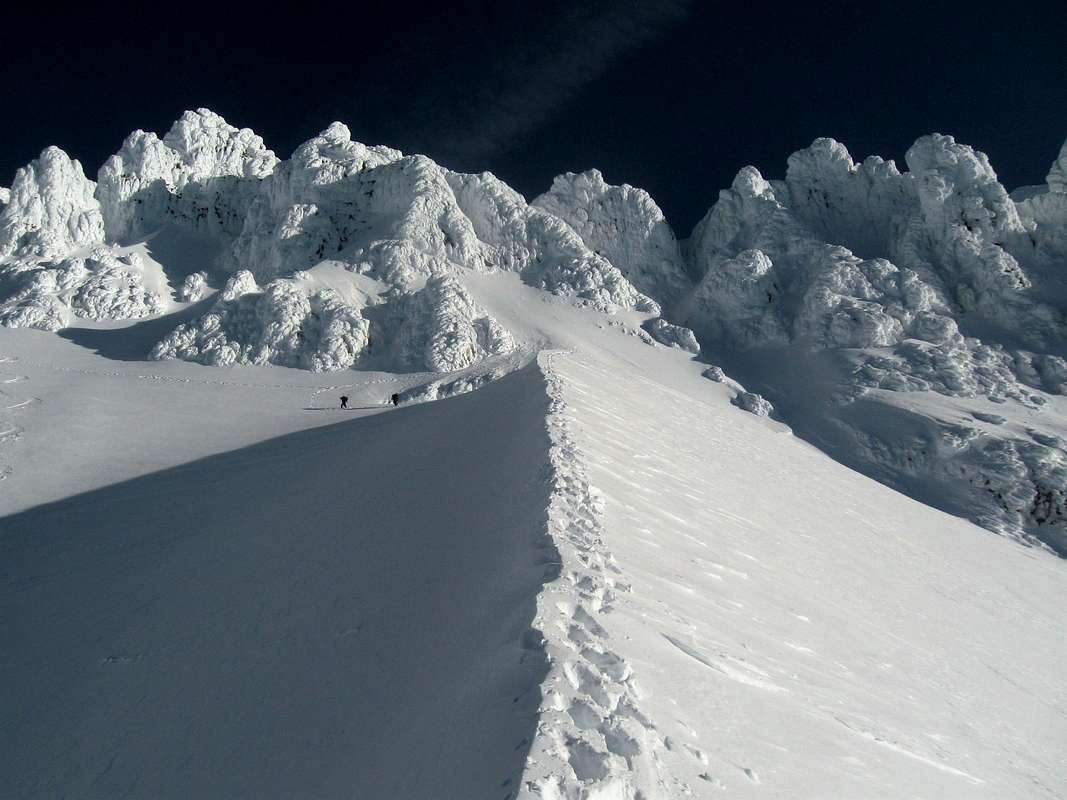 Hogsback, South side of Mount Hood : Photos, Diagrams & Topos : SummitPost