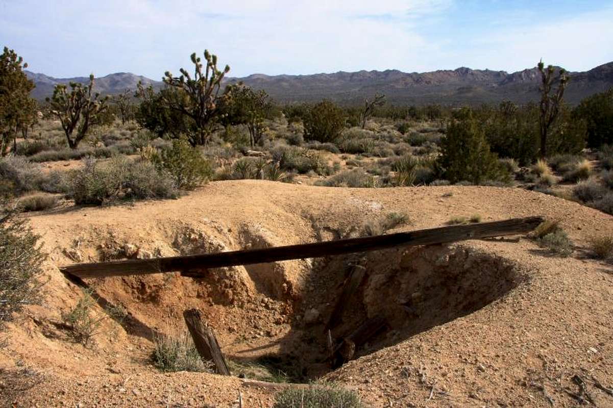 Open mine shaft : Photos, Diagrams & Topos : SummitPost