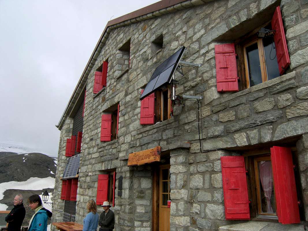 Cabane Des Dix Hut : Photos, Diagrams & Topos : SummitPost