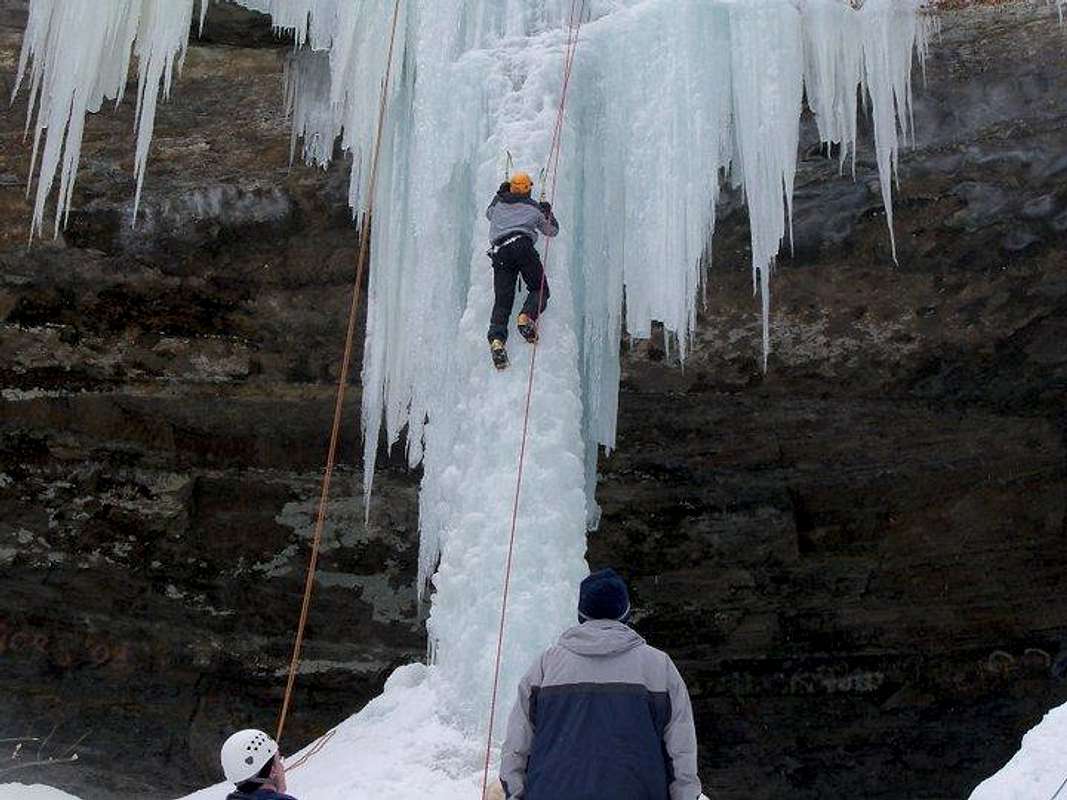 Front of the Pillar at Tinker Falls : Photos, Diagrams & Topos : SummitPost