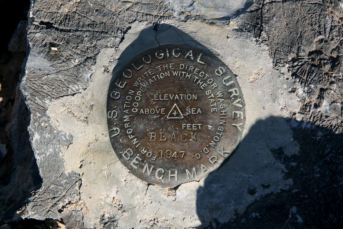 Lake Hill Summit Benchmark : Photos, Diagrams & Topos : SummitPost