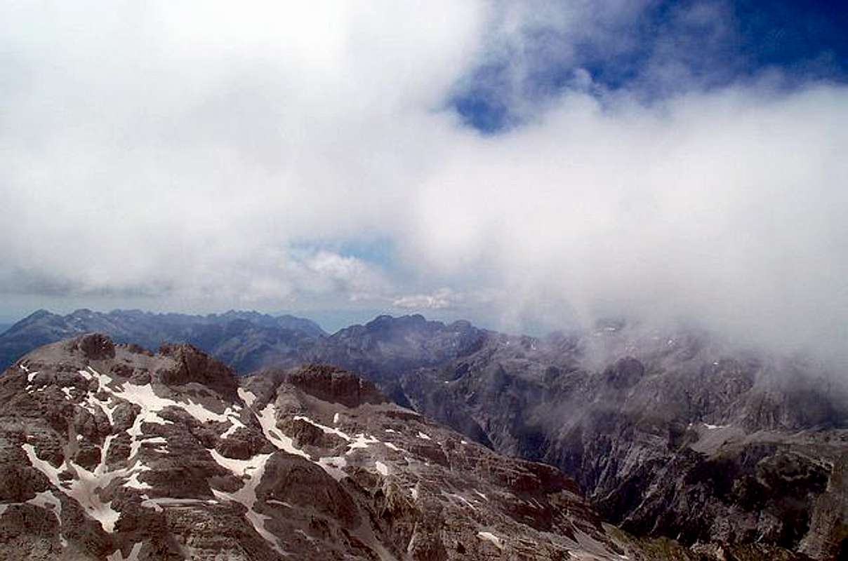 View toward NW from the Maja... : Photos, Diagrams & Topos : SummitPost