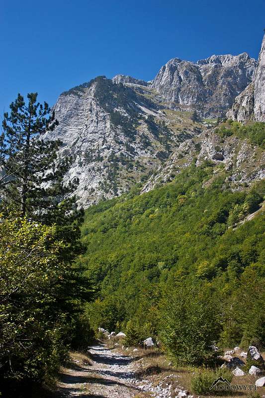 In Ropojana valley : Photos, Diagrams & Topos : SummitPost